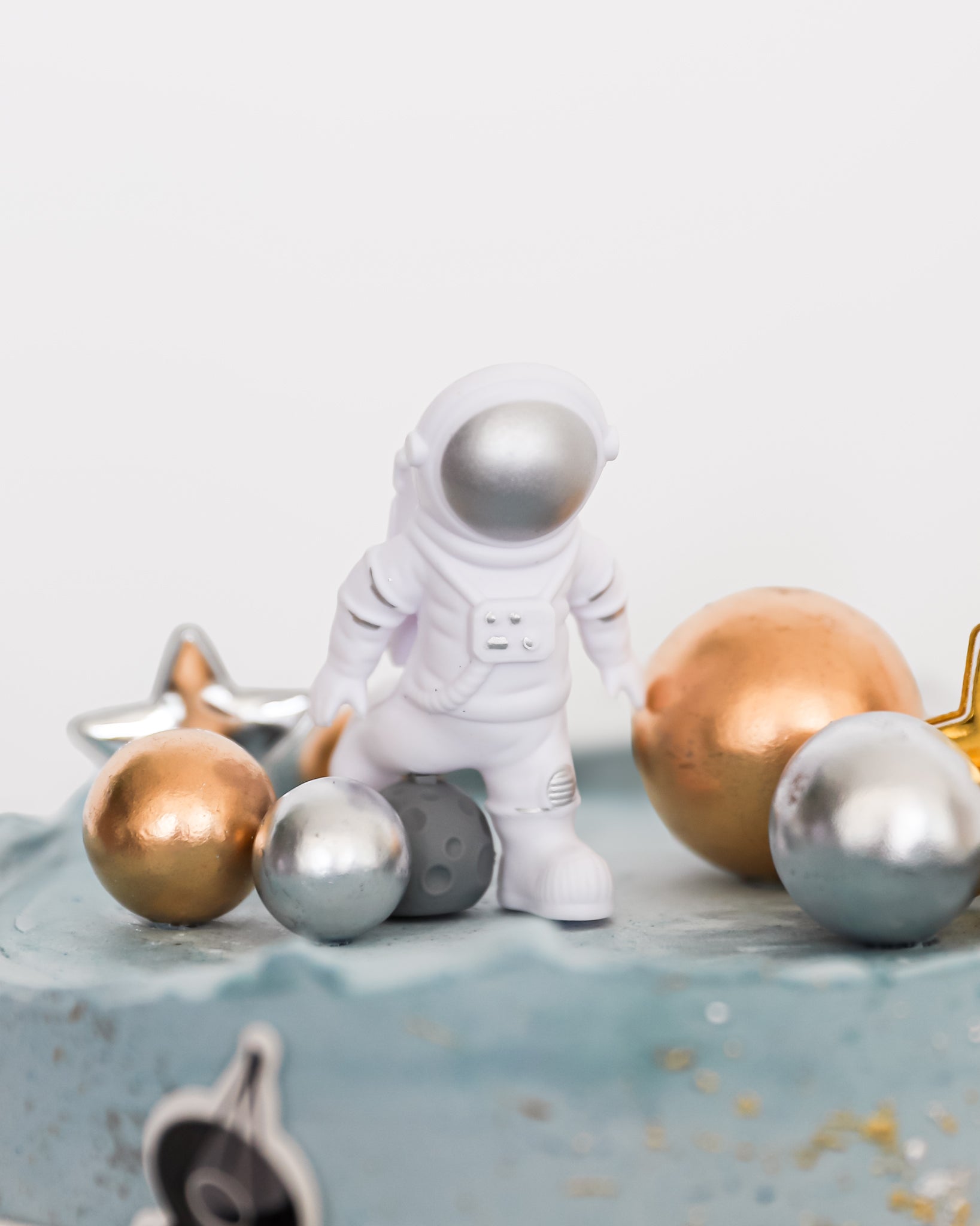 Galactic Dreams Cake - Explore Space in Every Bite! – Earth and Sugar