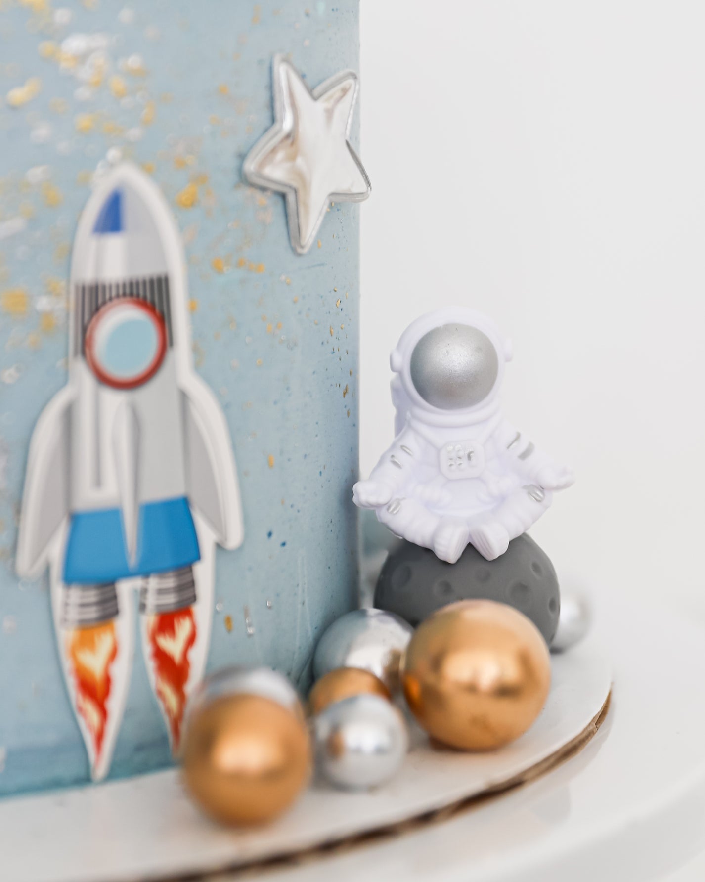 Galactic Dreams Cake - Explore Space in Every Bite! – Earth and Sugar